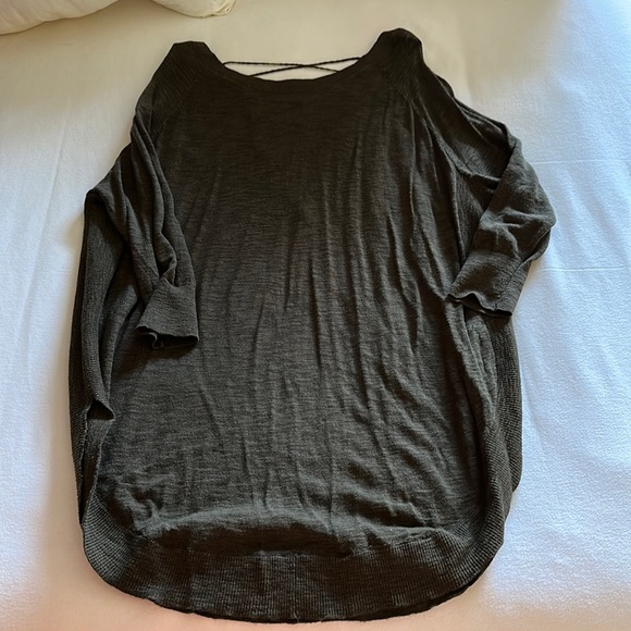 Express | Tops | Express Deep V Back Sweater 34 Sleeves | Poshmark